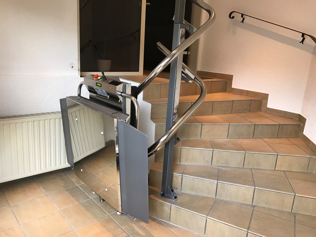 Lehner Stratos - hissi kääntyviin portaisiin